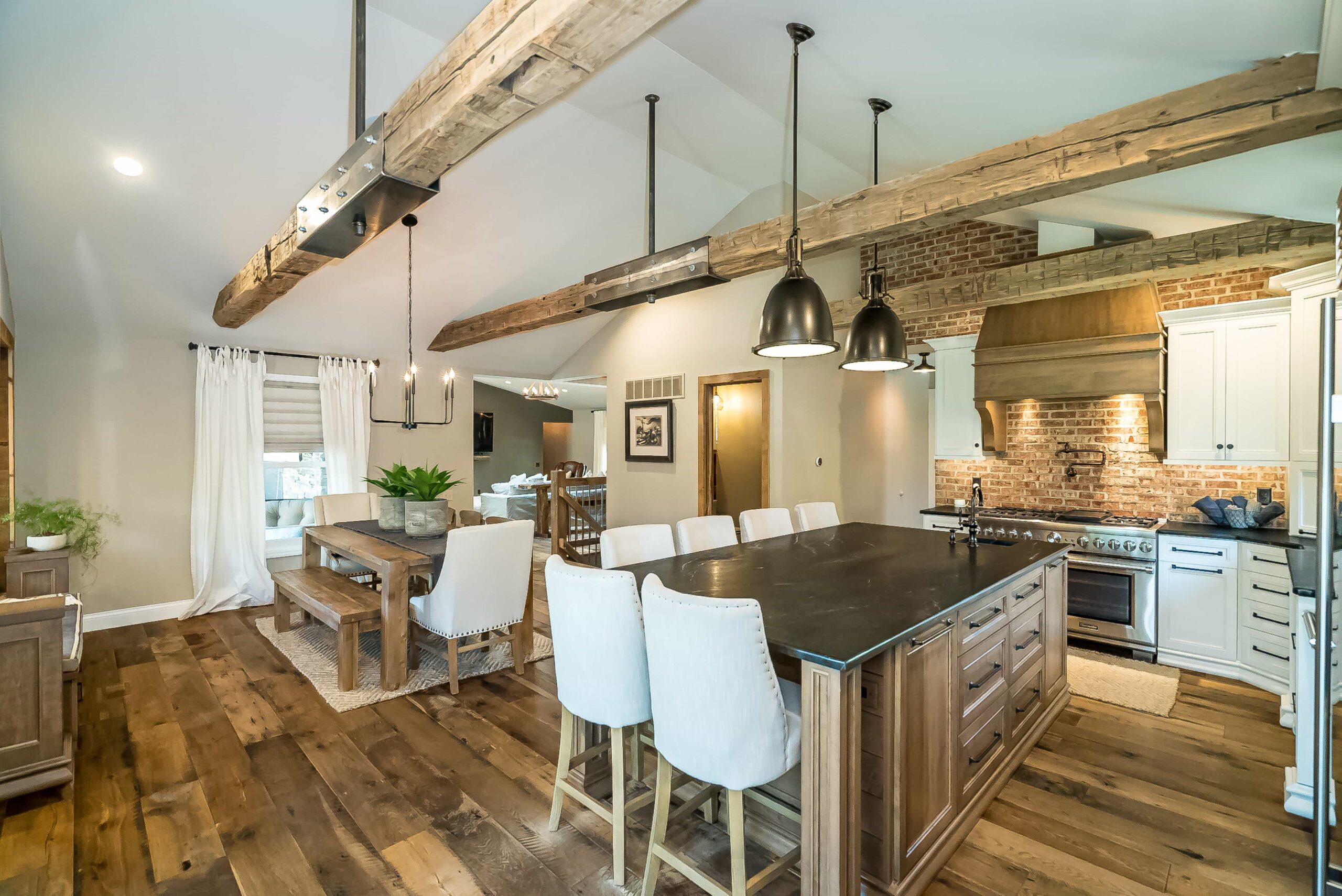 Kassie View Rustic Farmhouse - SK Interiors